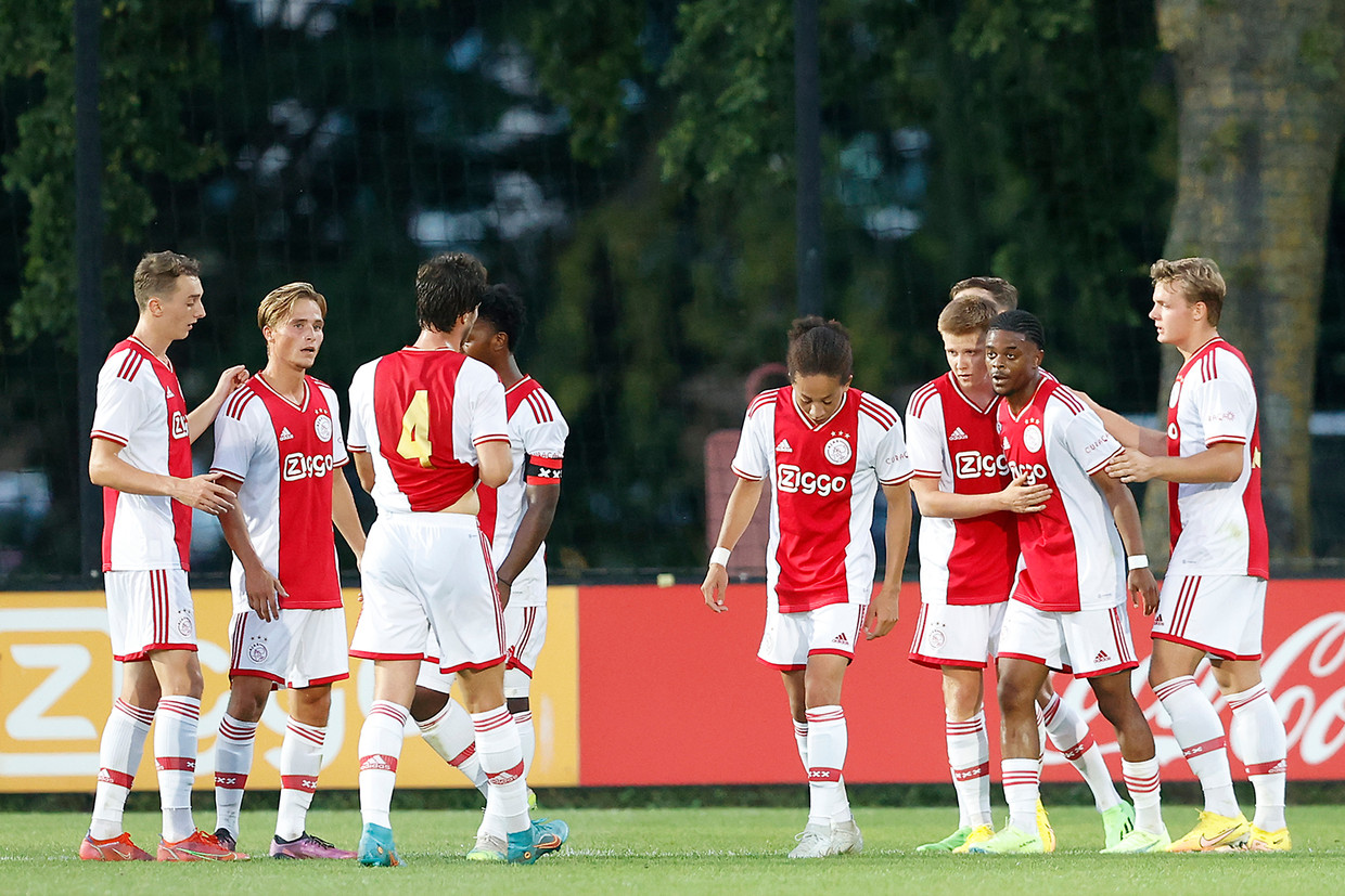 Krijgt de jeugd nog wel genoeg ruimte bij Ajax? ‘Ze hebben die ...