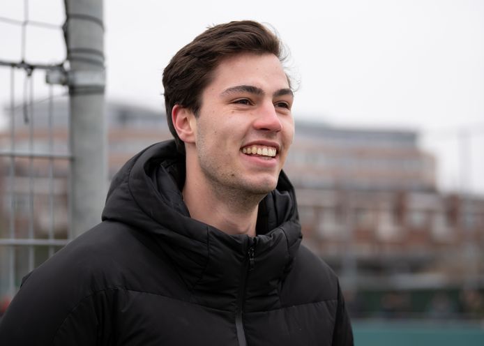 Groot talent Joppe (25) kan nooit meer voetballen door ‘Van Basten ...