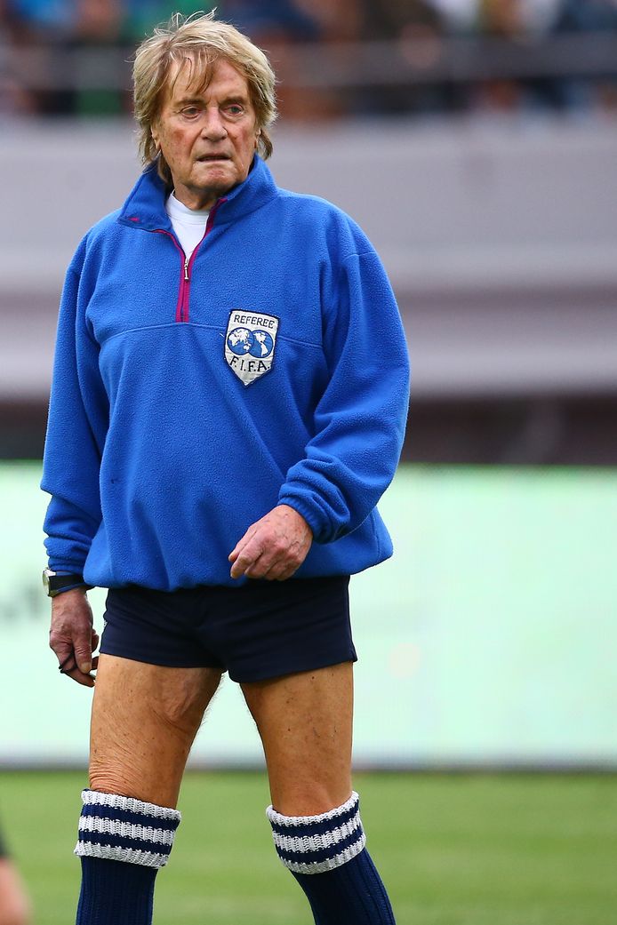 Flamboyante oud-arbiter Frans Derks (89) overleden in zijn woonplaats ...
