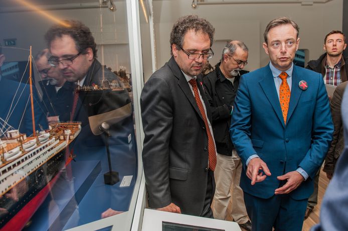 Antwerps schepencollege bezoekt feestje vastgoedontwikkelaar, Groen ...