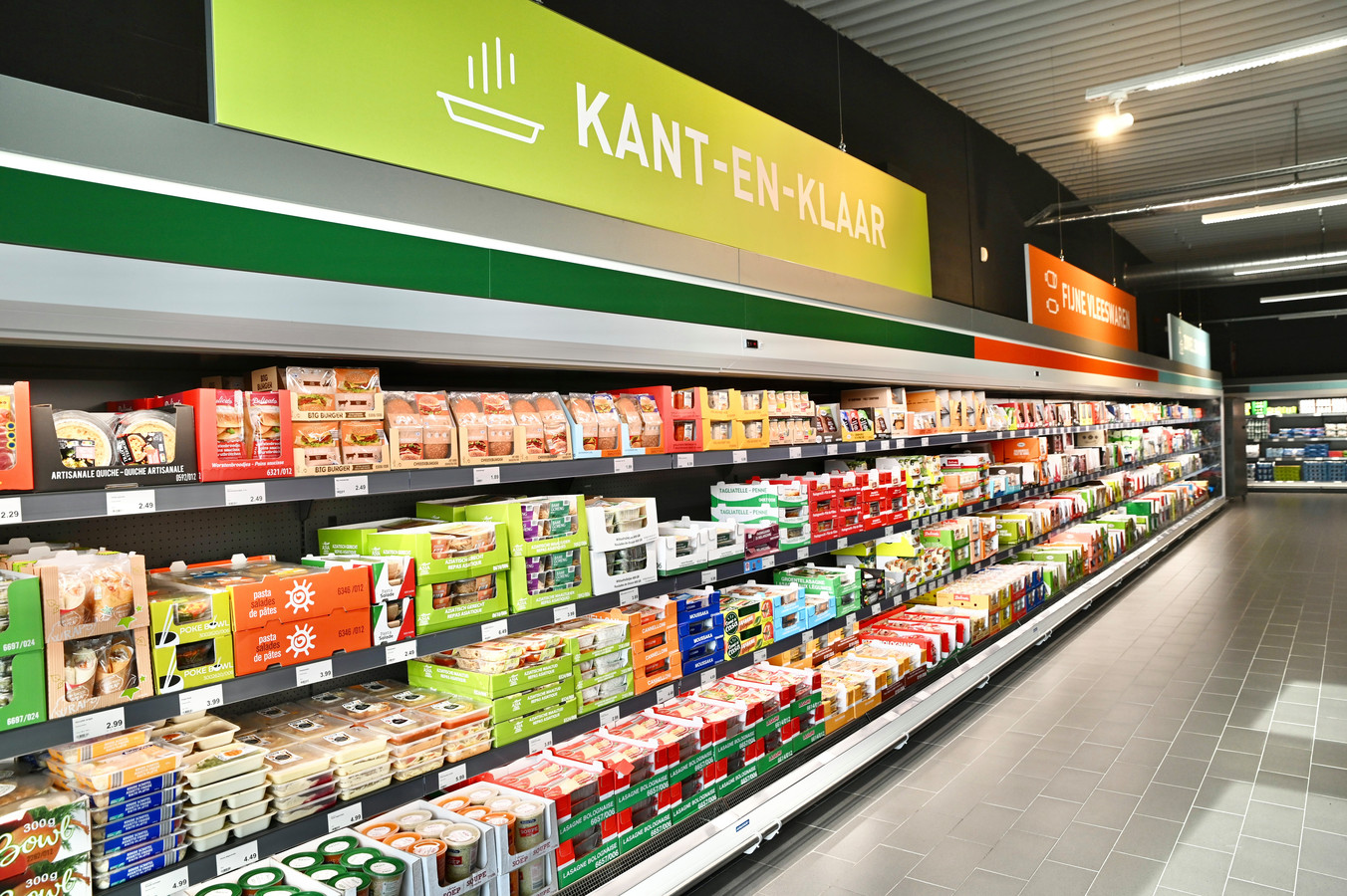 Aldi na zes maanden renovatiewerken terug open: “Groter, nieuwer en meer duurzame winkel” | Foto ...