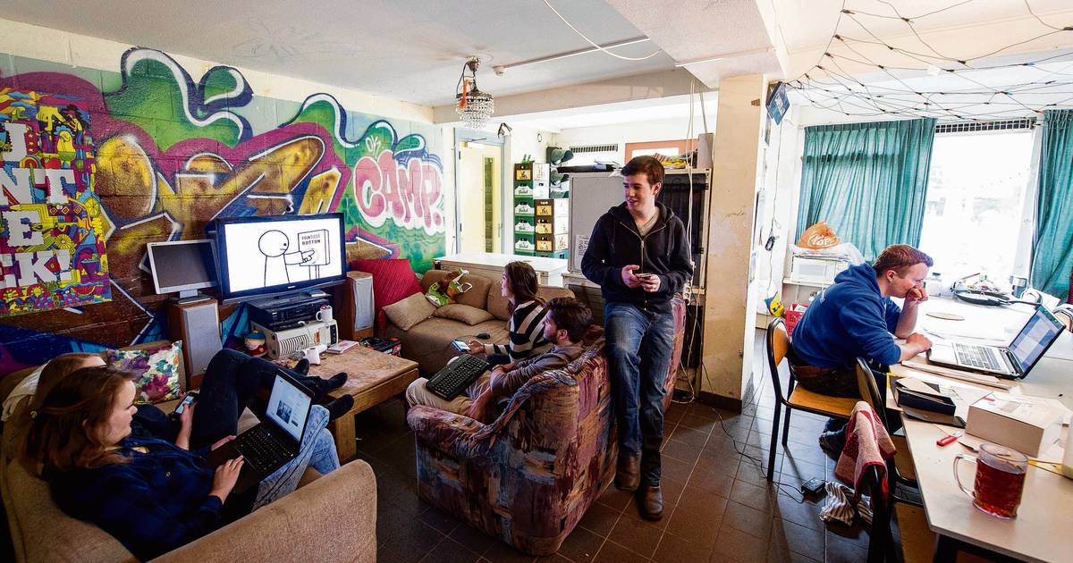 Studenten moeten socialiseren om hun energienota in de hand te houden ...