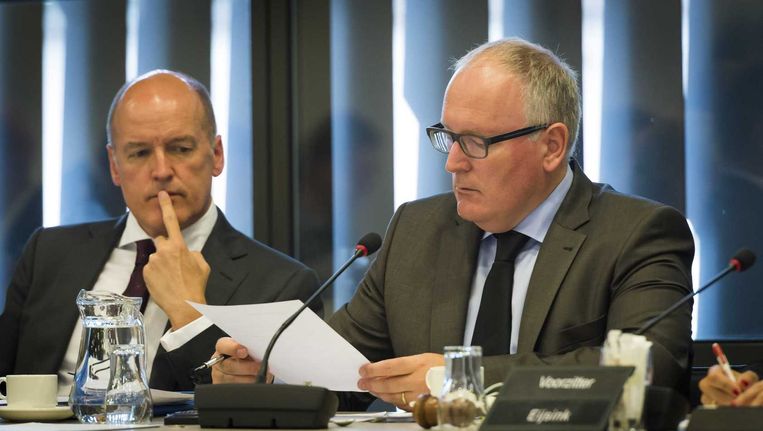 Russische troepenopbouw reden om met onderzoek MH17 te stoppen