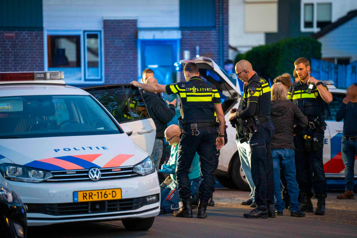 Man verzet zich hevig bij aanhouding tijdens verjaardagsfeest: dan ...