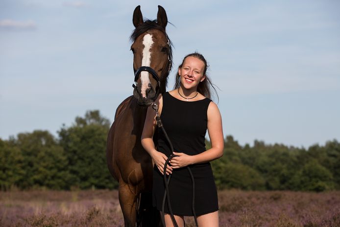 Romy is student, topsporter en Youtuber | Extra | pzc.nl