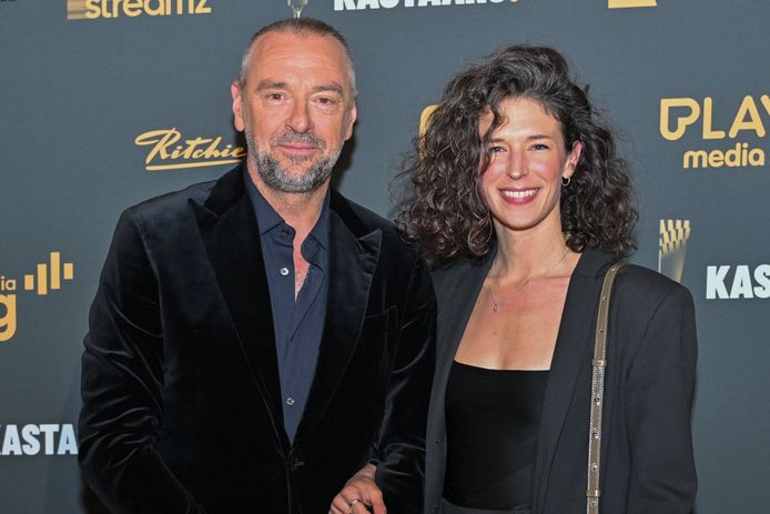 Tom Waes en Charlotte voor het eerst als koppel op de Kastaars!: “Op ...