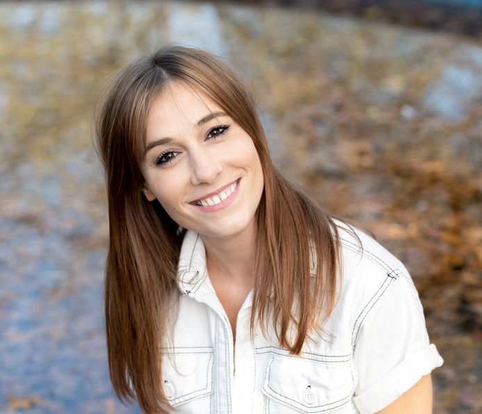 Ianthe Tavernier brengt eerste solosingle uit | Muziek | hln.be