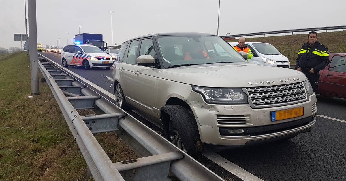 Gestolen Range Rover na wilde achtervolging klem op Velperbroek (video ...