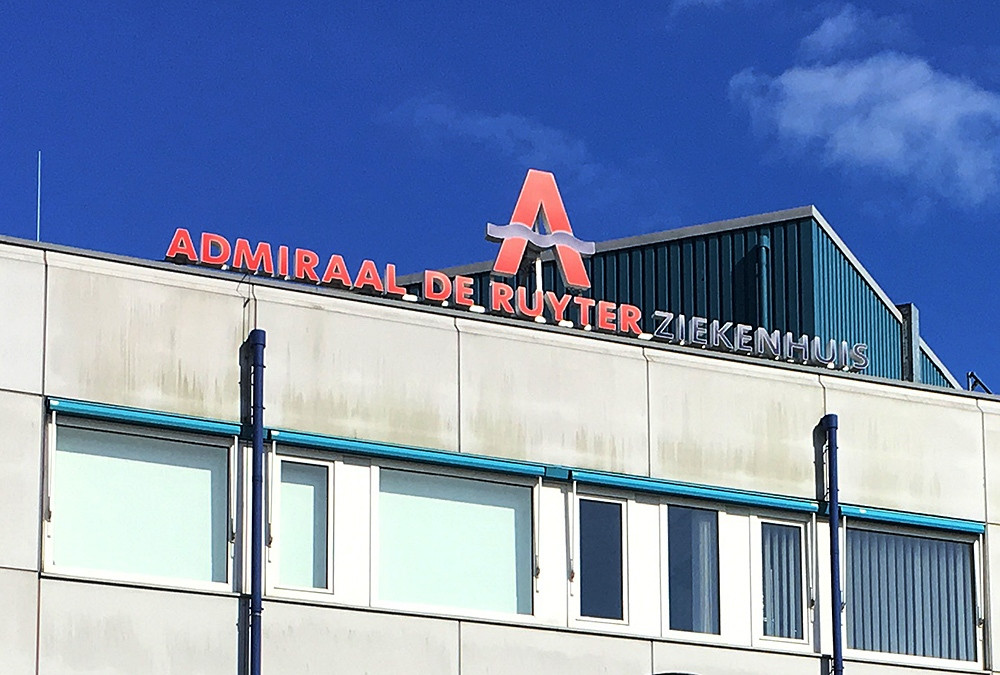 IC-medewerkers van Adrz in Goes zingen voor coronapatiënten | Foto | pzc.nl