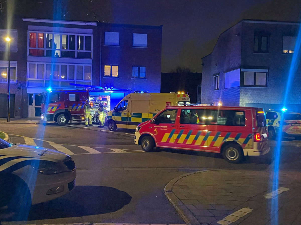 76-jarige man dood aangetroffen in woning: “Hulpdiensten zijn ter ...