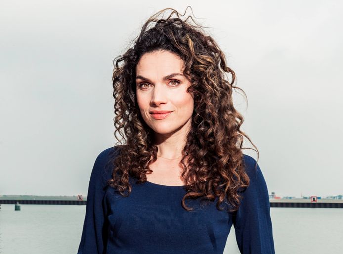 Zomer leestips van Anna Drijver: ‘Al lees je maar één pagina per dag ...