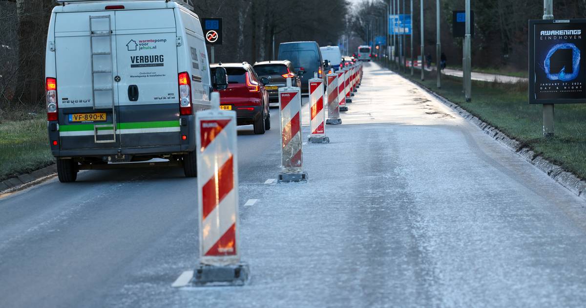 Rijstrook Eisenhowerlaan blijft voorlopig dicht vanwege gladheid, lange ...