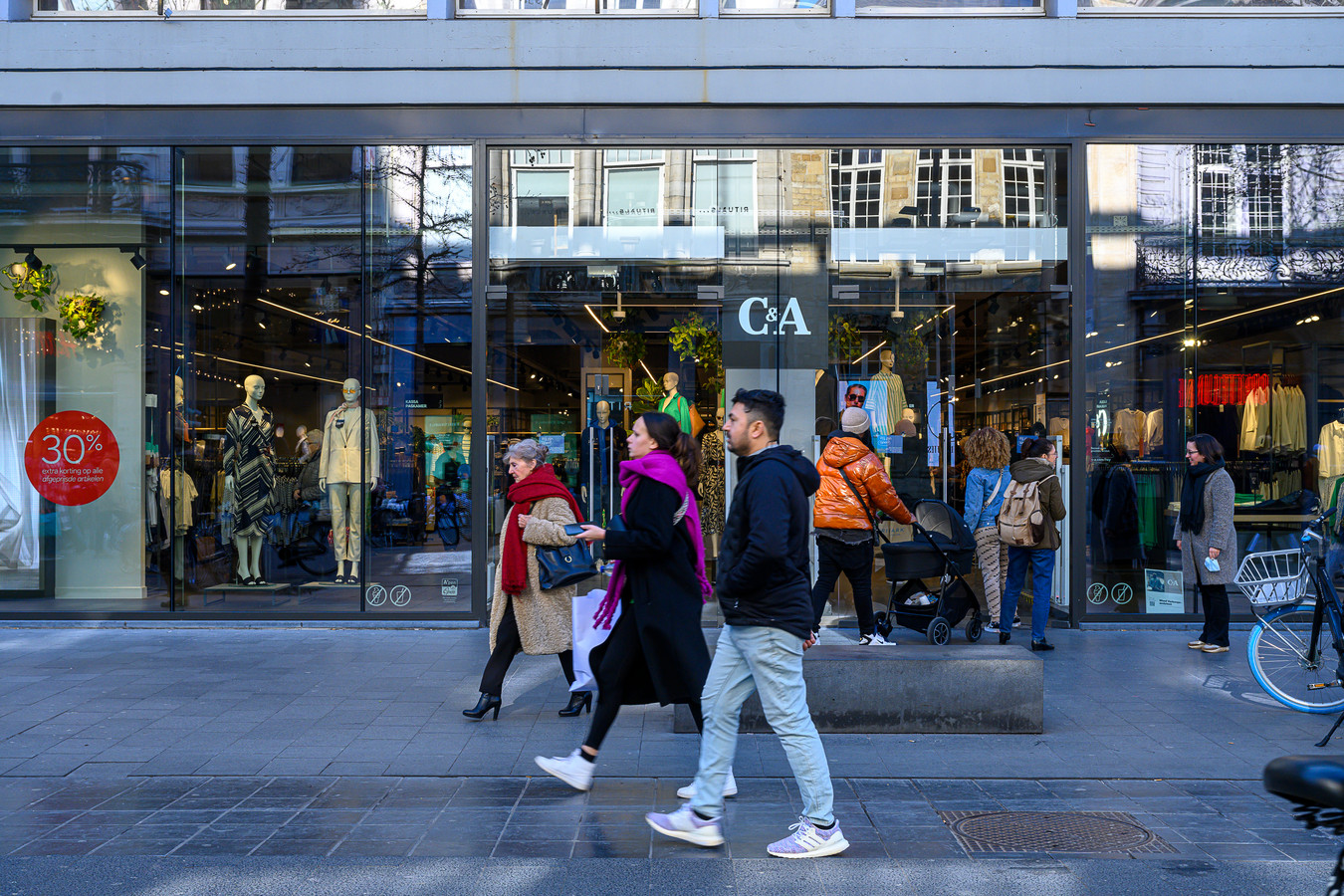 INTERVIEW. Wat heeft CEO Giny Boer met het saaie C&A gedaan? "Al 850 ...