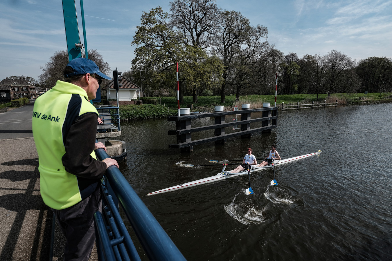 Roeier Roel geniet met volle teugen van eerste race met Oxfordsiaanse ...