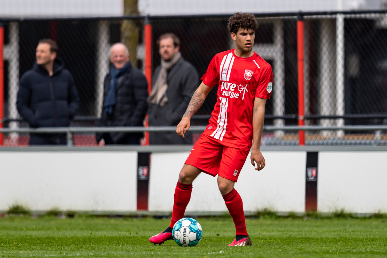 FC Twente beloont drie talenten met contract | Foto | tubantia.nl