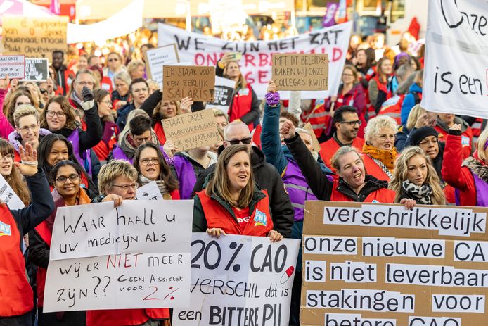 Twentse apotheken dicht om hoger loon en waardering, apothekersassistente komt niet meer rond ...