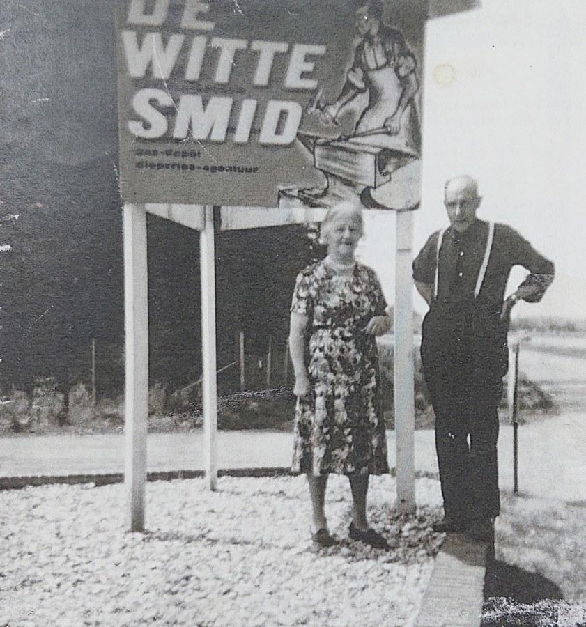 Van hoefijzer tot aanhanger: De Witte Smid houdt het na 100 jaar nog ...