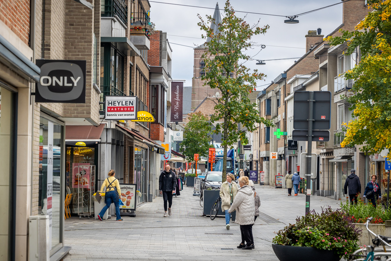 HUIZENJACHT. Het bruisende én betaalbare stadscentrum van Lommel: “Hier ...
