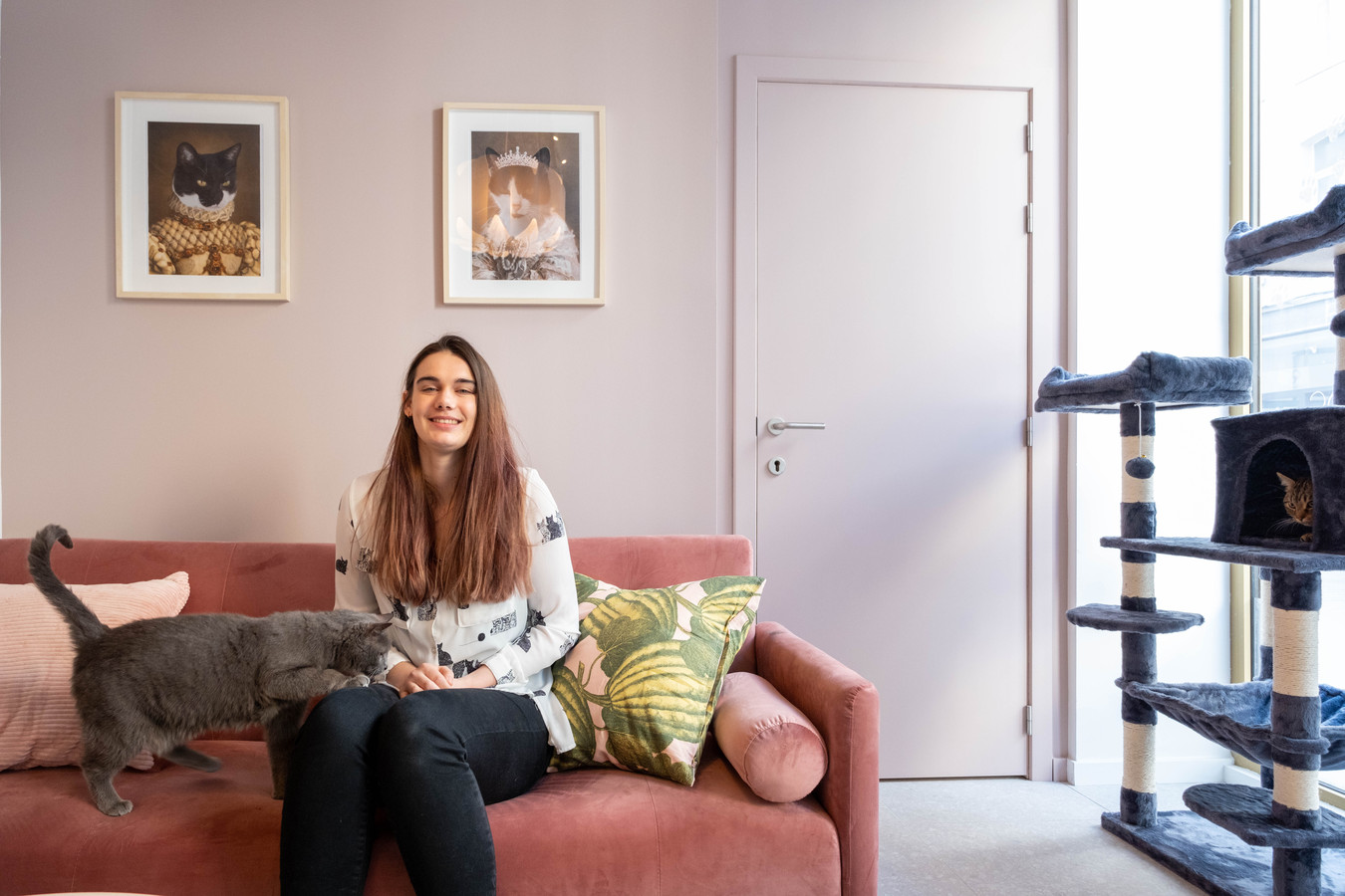 Dierenverzorgster Axelle (25) opent dinsdag Cats & Cups: “De katten ...