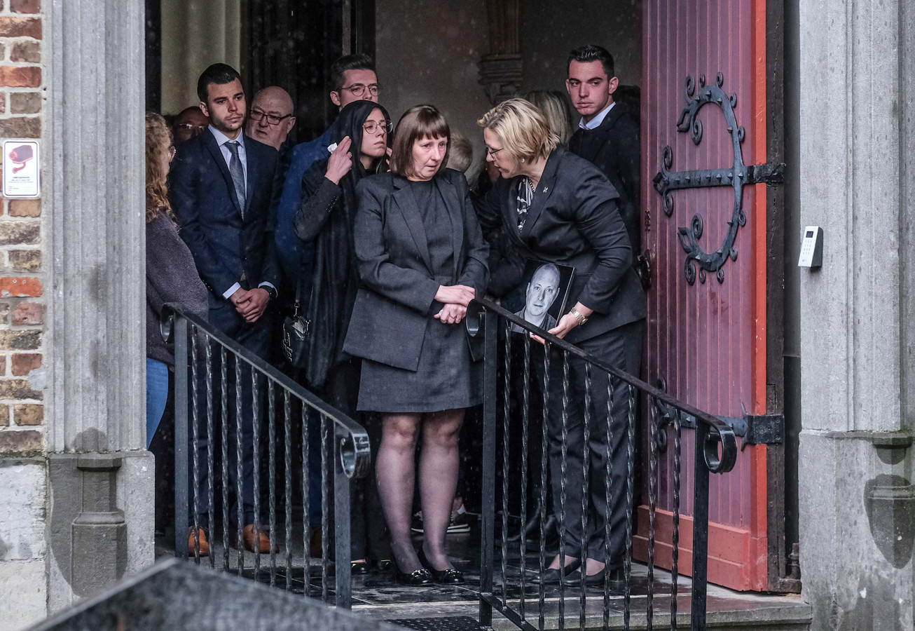 “Je zes maanden oude kleinkind Alizée was je grote trots”: afscheid van ...