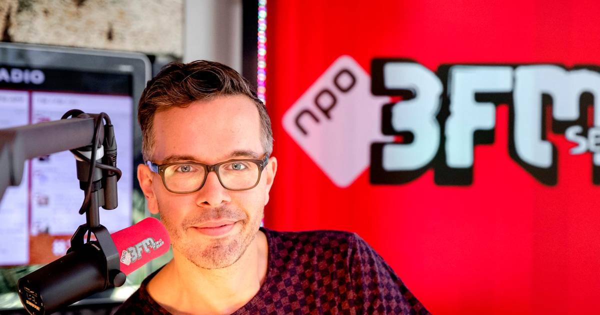 Lokale zendpiraat krijgt belletje van 3FM-dj Michiel | Show | AD.nl