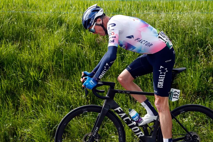 Ploegbaas haalt hard uit naar Chris Froome: ‘Hij is zijn geld niet ...