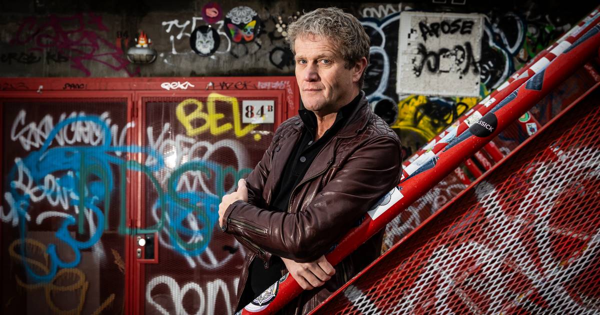 Doordeweeks vangt Alberto Stegeman boeven, in het weekend staat hij ...