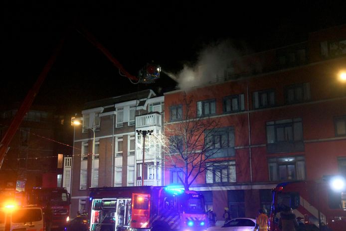 Flinke rookontwikkeling bij woningbrand op Vaillantlaan | Den Haag | AD.nl