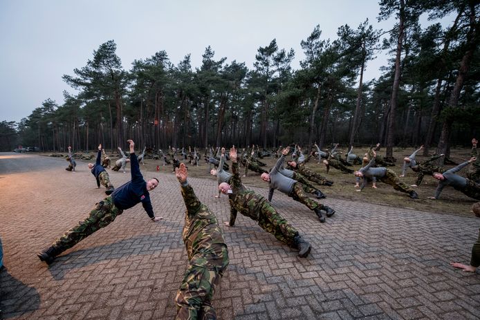 Militairen trainen keihard voor de veiligheid in Harskamp | Veluwe ...