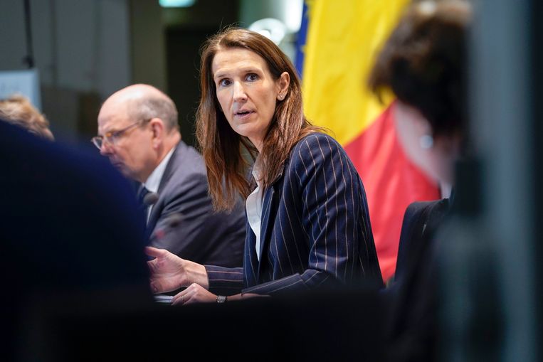 Premier Wilmès zat samen met tien partijen die volmachten gaan steunen