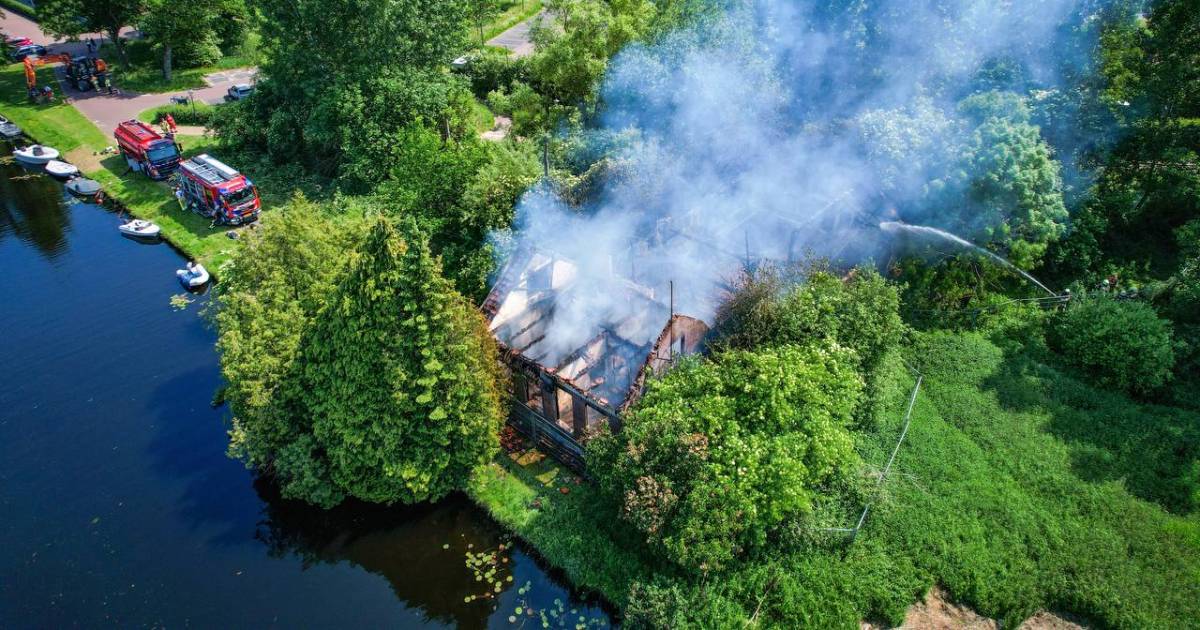 Brand verwoest leegstaande boerderij in Hasselt | 112 nieuws ...