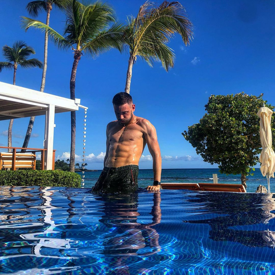 Na André Hazes mikt ook zanger Rolf Sanchez nu op Vlaanderen:“Ik krijg al eens naaktfoto’s in ...