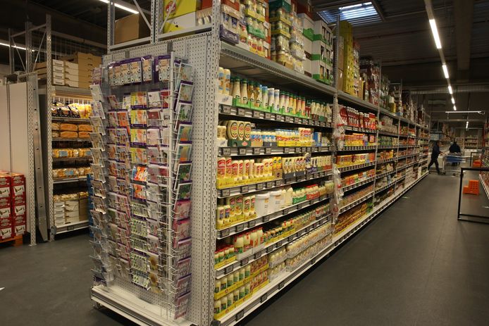 IN BEELD. Een blik in de nieuwe Colruyt in Sint-Pieters-Leeuw: Klanten ...