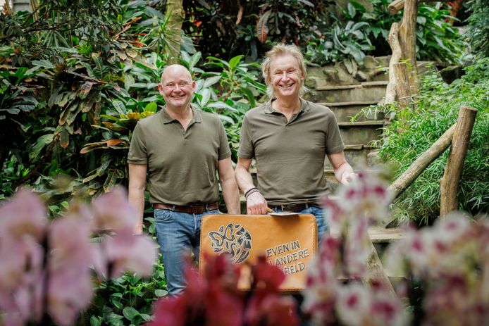 Trots ziet Thomas (100) hoe zijn kas uitgroeit tot populaire attractie ...