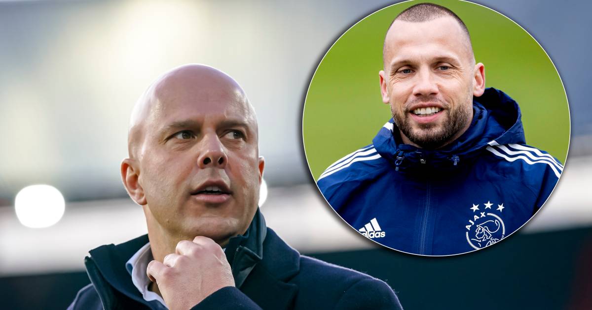 Feyenoord-coach Arne Slot kan wel lachen om teksten John Heitinga ...