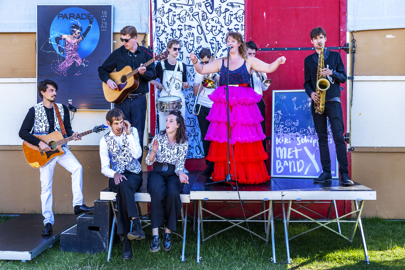 Cabaretier Kiki Schippers op De Parade: ‘We zingen luid tot de Doorzak ...