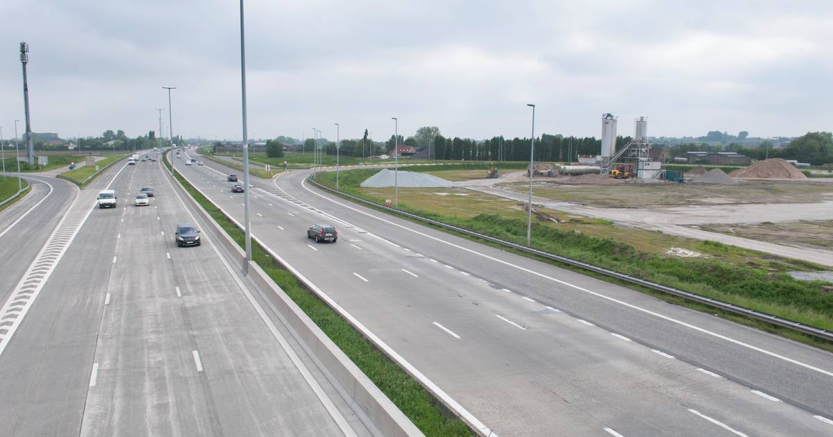 Ongeval op E17 ter hoogte van Kruishoutem: uitvoegstrook versperd ...