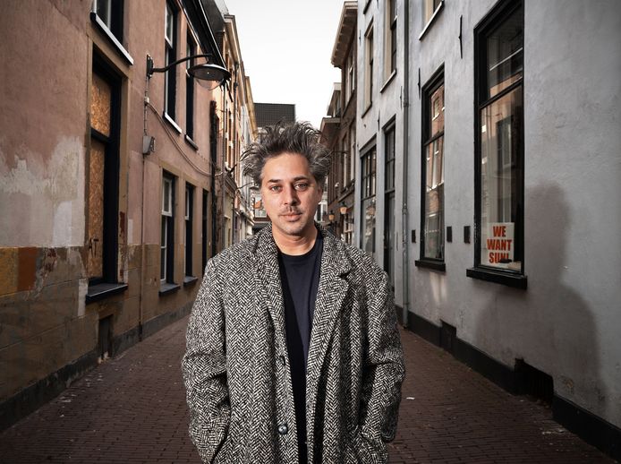 Clown Goos Meeuwsen reist de wereld rond, maar strijkt elk jaar weer ...