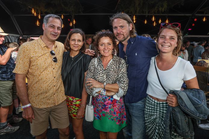 IN BEELD. Politiek onderonsje met De Croo en De Gucht, en muzikale ...