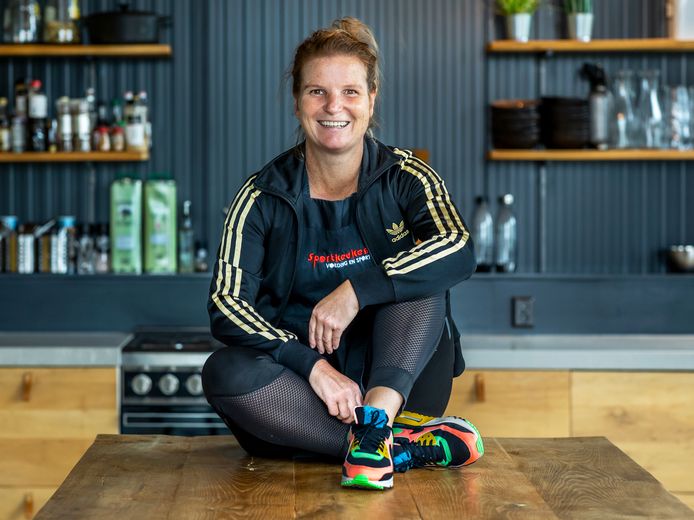 Janneke gooide het roer om: ‘Vlak voor etenstijd belde ik mensen en ...