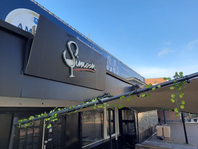 Inboedel Hengelose bar Simoon staat te koop: ‘Ik wil een nieuwe huurder ...