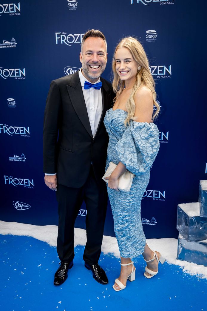 Musical Frozen groots in première: blauwe loper stampvol BN’ers | Show | gelderlander.nl