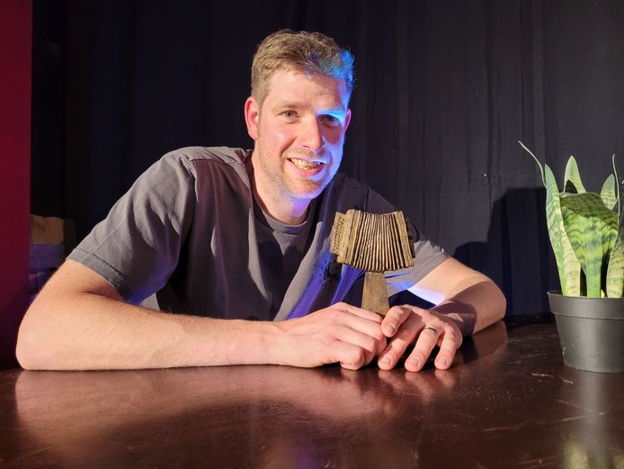 Opkomend comedy-talent Hans Cools te gast in Intermezzo | Lede | hln.be