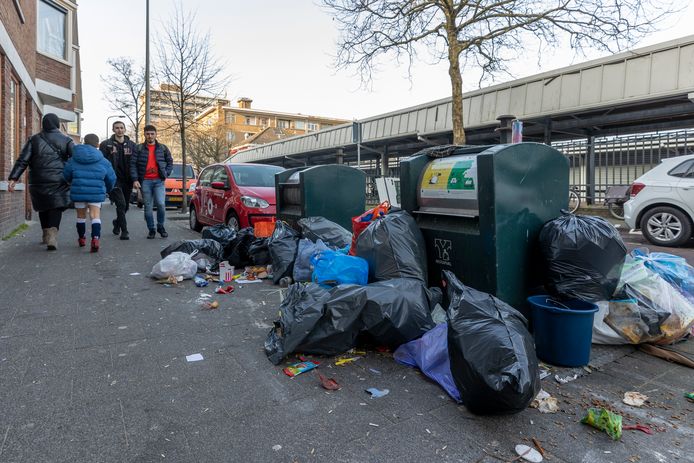 In wijken met meeste troep, betalen bewoners minste voor afval: ‘Wrang ...