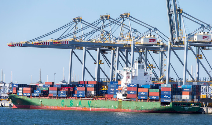 Rotterdamse haven groeit een klein beetje, dankzij de containers ...