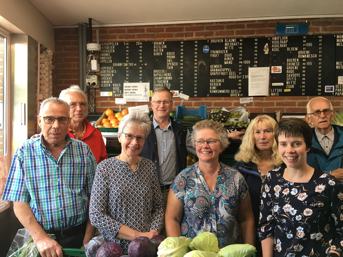 Groentezaak in Vianen stopt na 86 jaar: Kees en zus Anneke nemen met ...