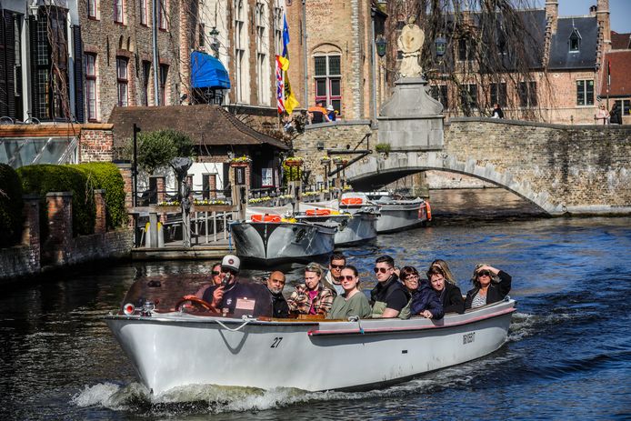 Brugse reien worden gebaggerd: “Toeristenbootjes zullen even andere ...