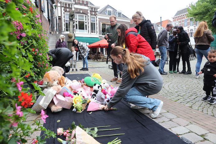 Diep verdriet op bijeenkomst voor zwaargewond pleegmeisje: ‘Ze was al lang niet op school ...