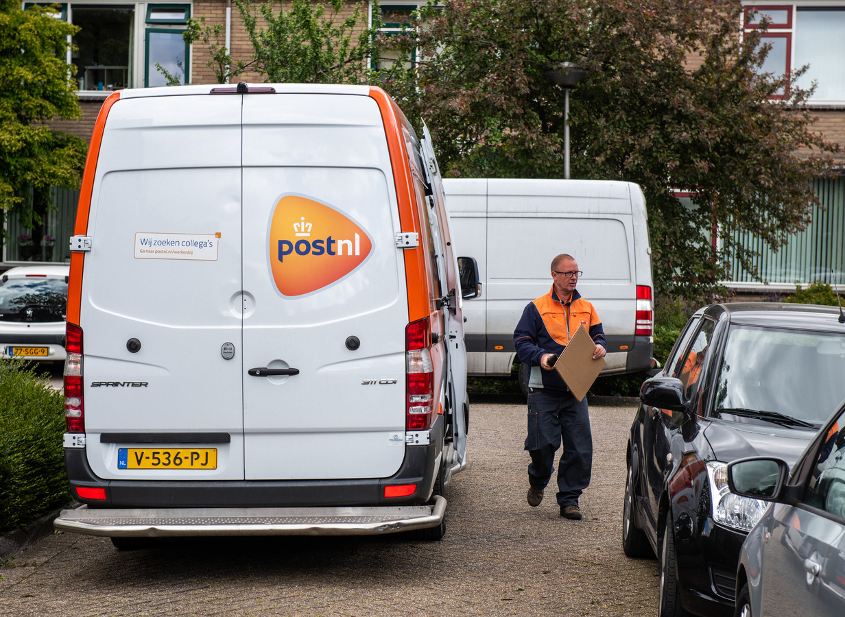 Auto van PostNL-pakketbezorger Ewoud al wekenlang ‘nokkie-vol’: ‘We ...