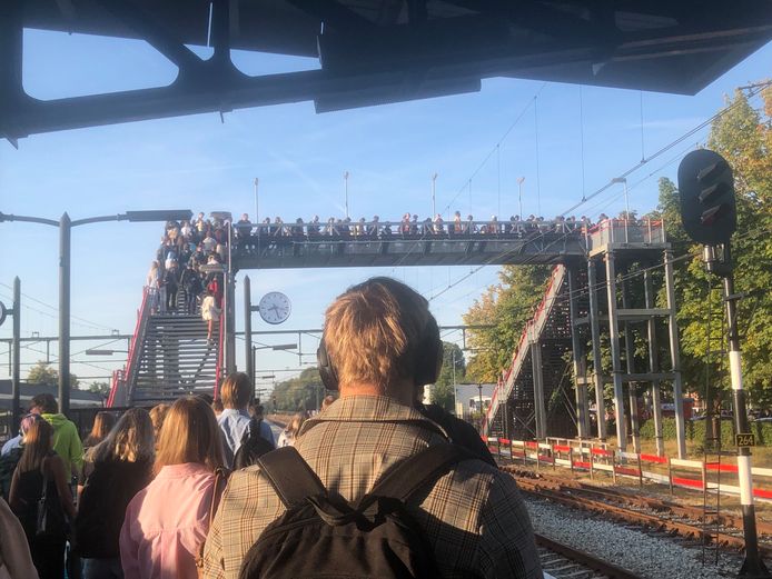 Drukte op station Meppel door werkzaamheden aan spoor | Drenthe | AD.nl
